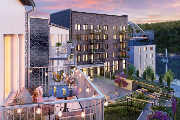 Kvarnholmens Brygga I Bo intill vattnet på Kvarnholmen I JM